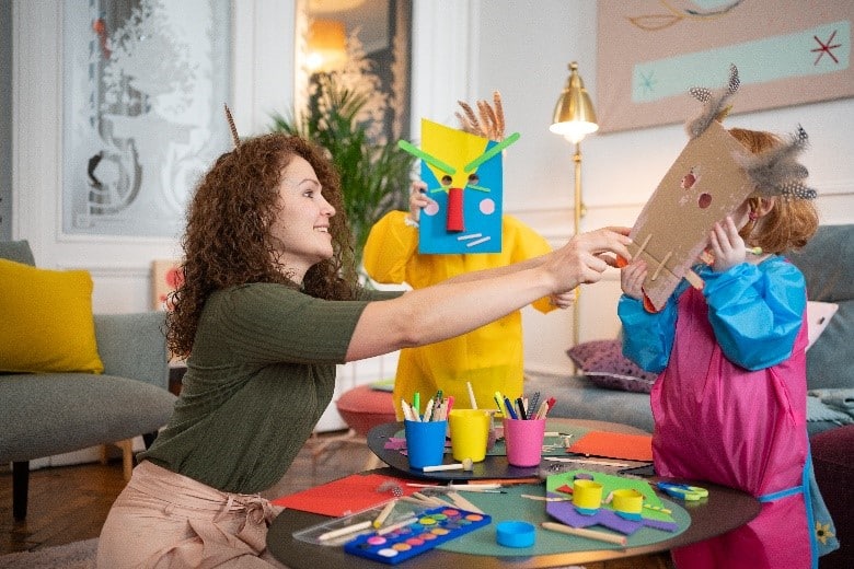 La garde d’enfants différente : Mômji Bilingue et Mômji Créative ... La garde d’enfants différente : Mômji Bilingue et Mômji Créative ...